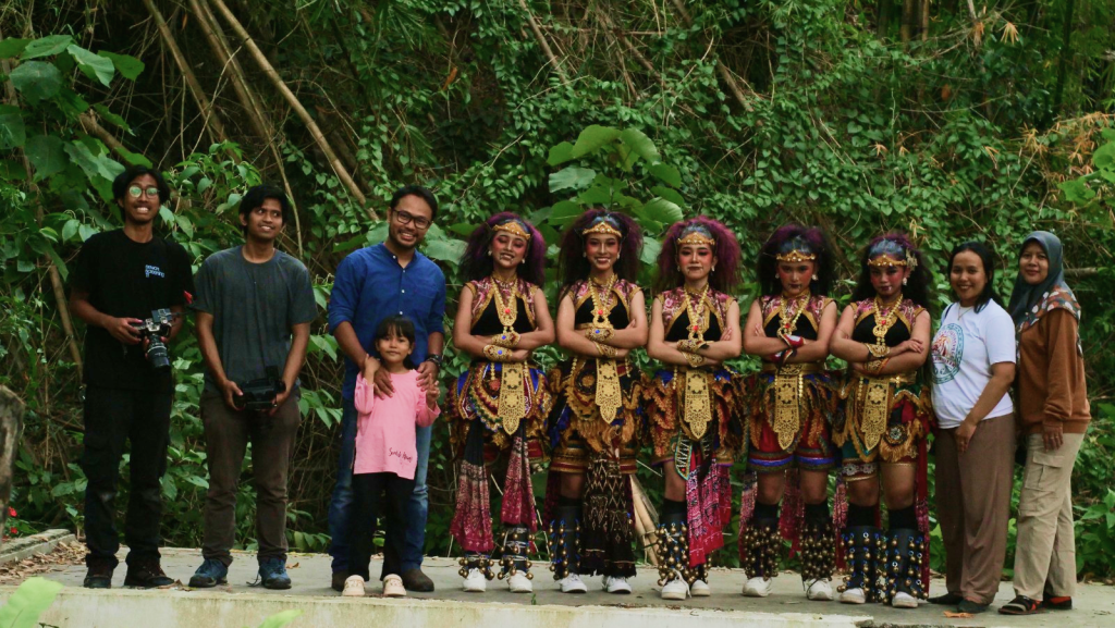 Dukung Pelestarian Budaya, Tim TRPL SV UGM Produksi Video Klip untuk ...